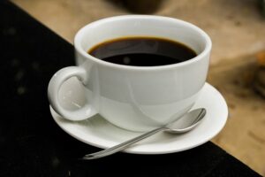 How to Make an Americano (In 5 Quick and Easy Steps)