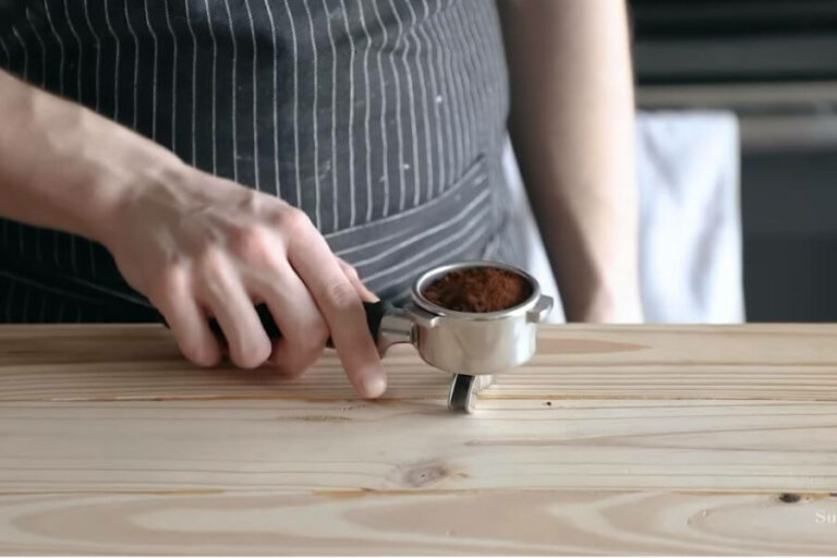 How to Use an Espresso Machine In 5 Easy Steps (Video)